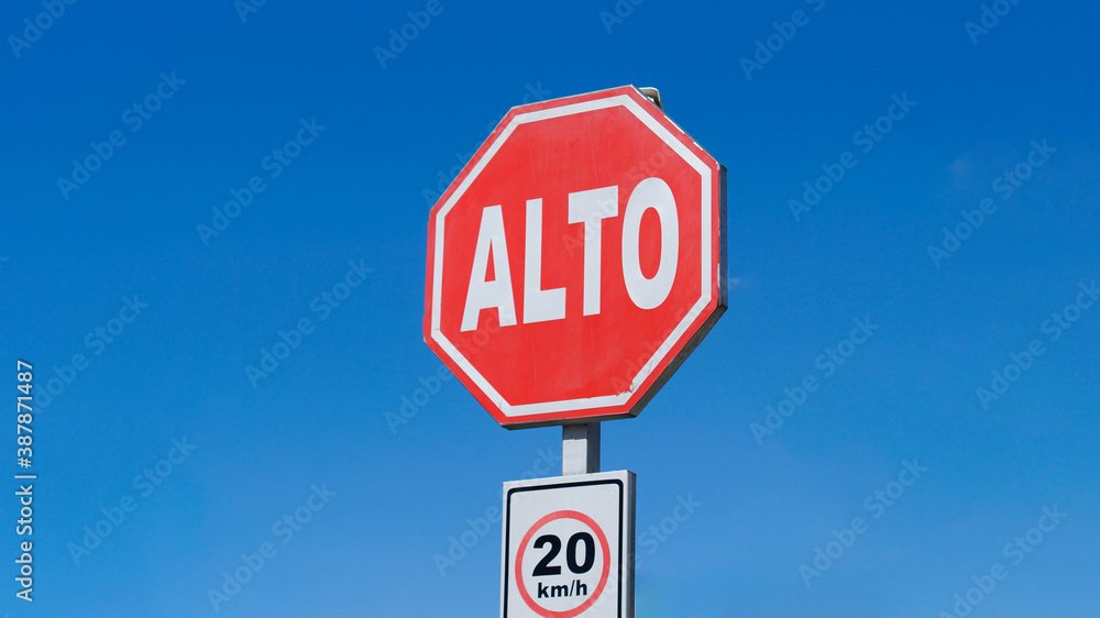 Qué Tipos De Cerámicos De Alto Tránsito Son Ideales Para Un Garage